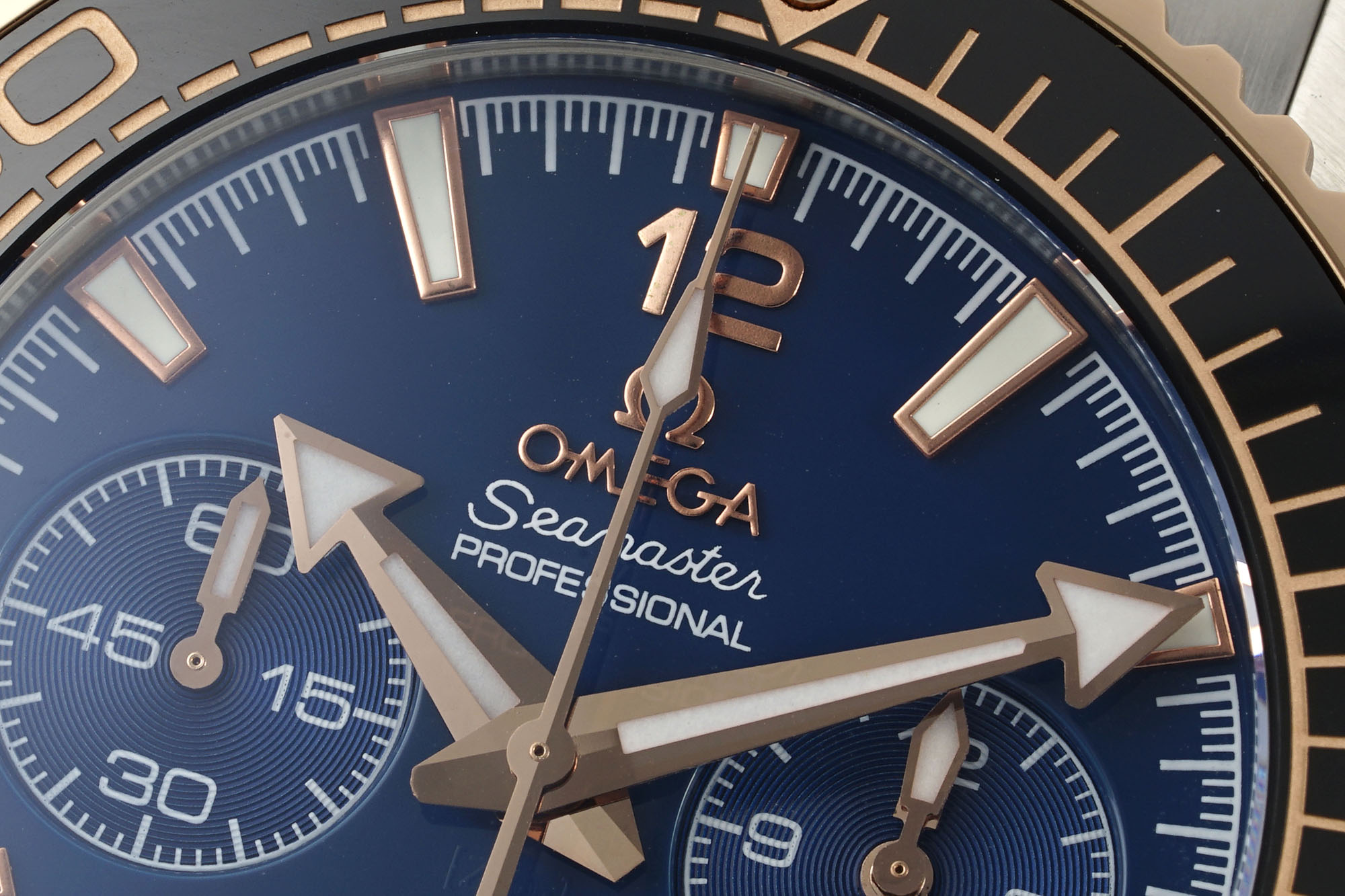 VR Omega Seamaster Planet Ocean 600M Chronograph Master Chronometer ...
